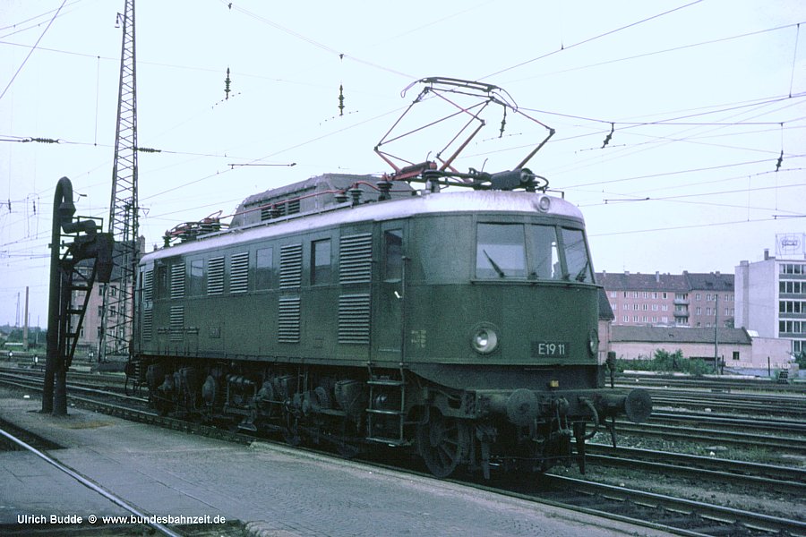 Papphausen: E 19 der DB